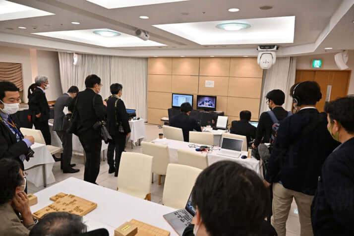 棋王戦第3局は終盤まさかの展開に 藤井聡太五冠が思わず漏らした「ああ、いやだ」(写真4) デイリー新潮