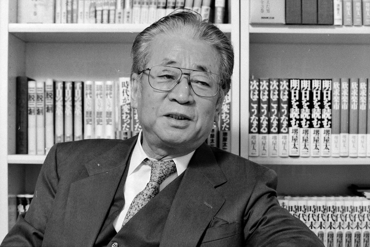 開幕が4月に迫った関西万博に「堺屋太一さん」は何を思う? “新作”時代小説で描かれた「前売り券」を完売させる“秘策” | デイリー新潮
