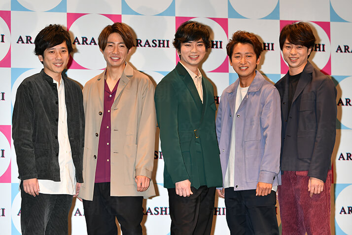 「嵐」vs「SMAP」 7つの項目で比較 国民的グループにふさわしいのはどっち？ | デイリー新潮